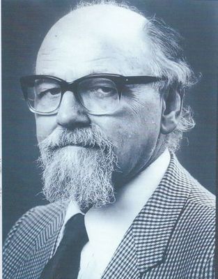 In memory of Dr Michael William Pascoe (16 June 1930 - 11 Jan 2024)